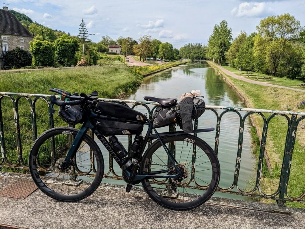 Les 5 meilleures sacoches pour partir en bikepacking en 2025